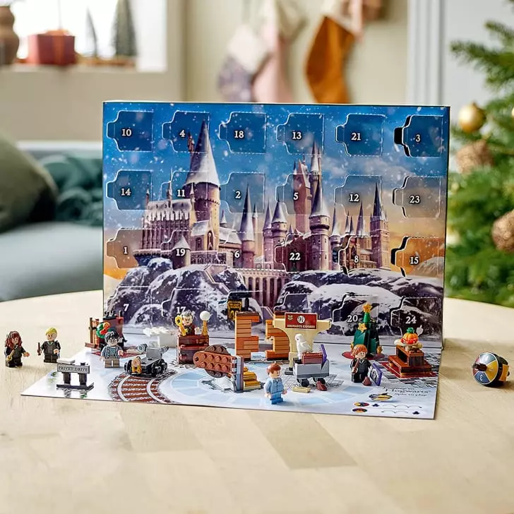 LEGO चे 2021 Advent Calendar आले आहेत—आता काय मिळवायचे ते येथे आहे 10007_1