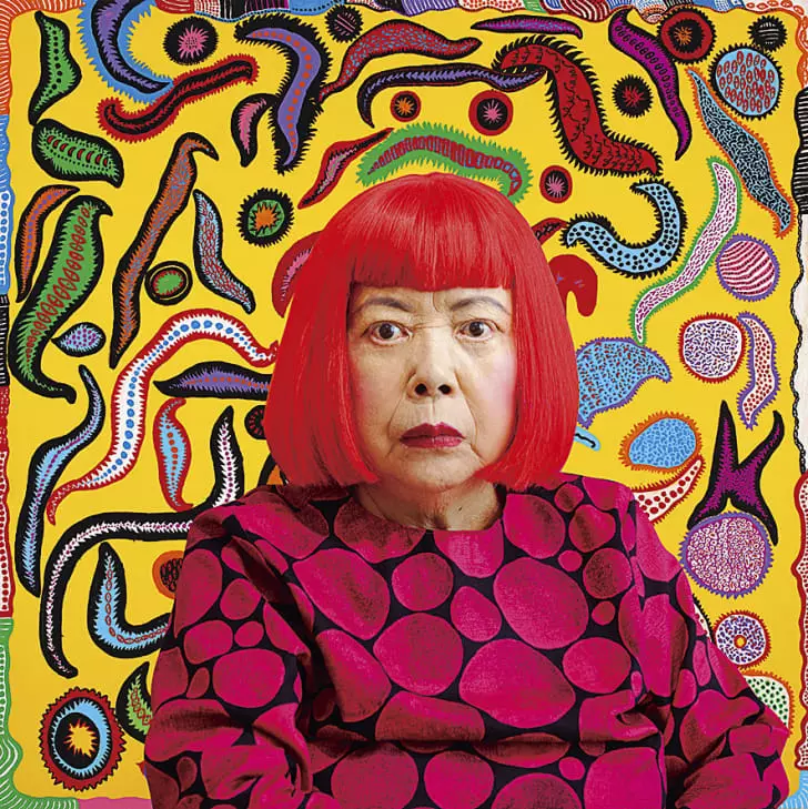 Yayoi Kusama se nuwe blomgevulde installasie het kunsliefhebbers wat rooi sien 12779_1