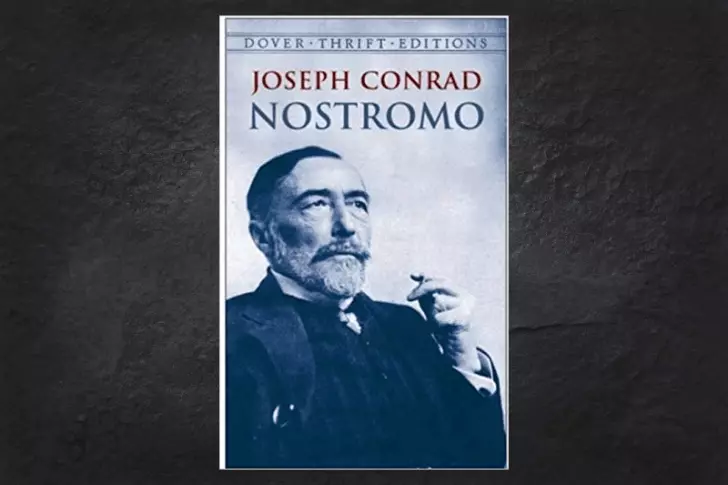 ڪارو پس منظر تي ڪتاب Nostromo جو ڍڪ.