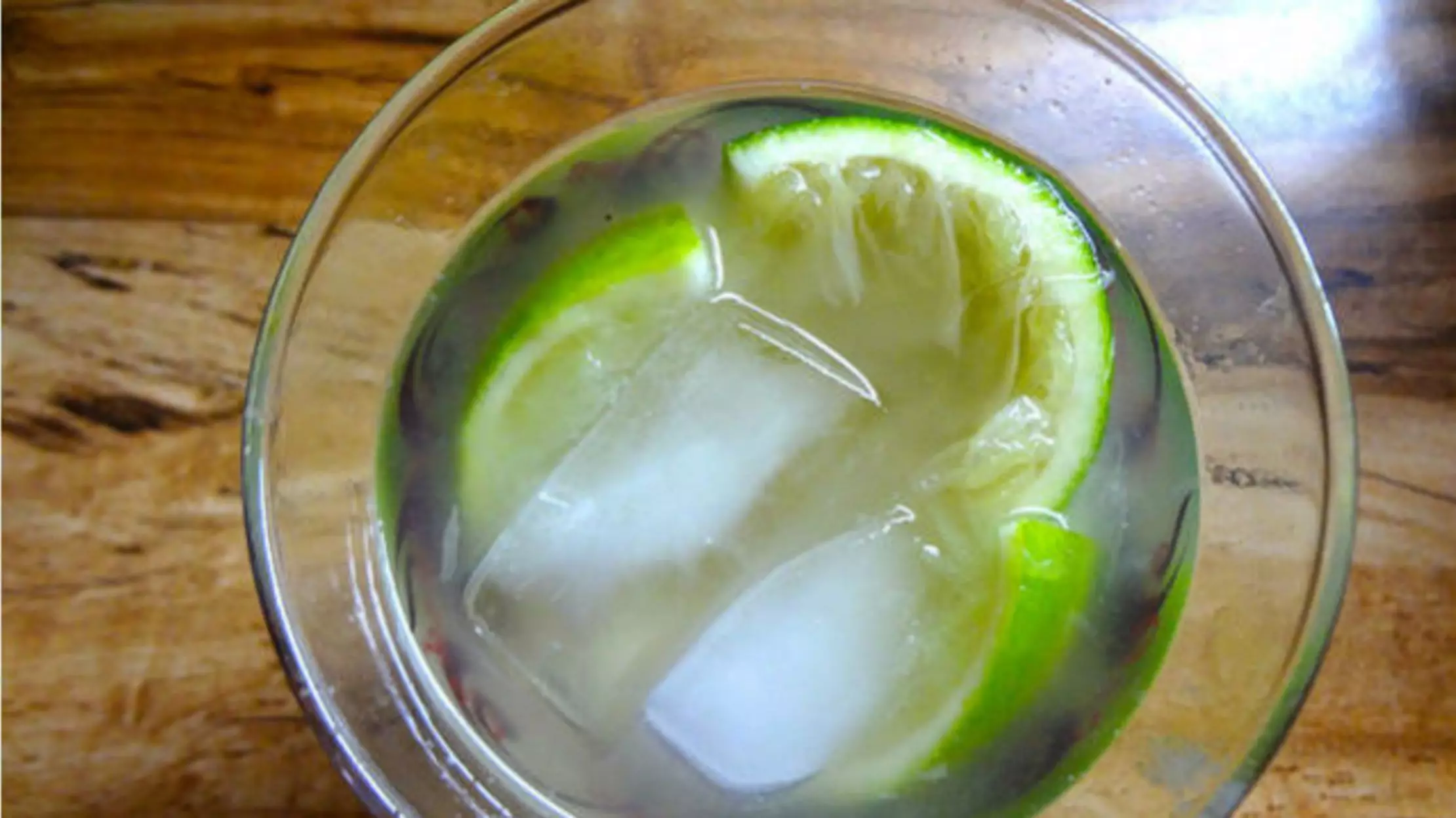 Wat is de juiste manier om een caipirinha te maken?