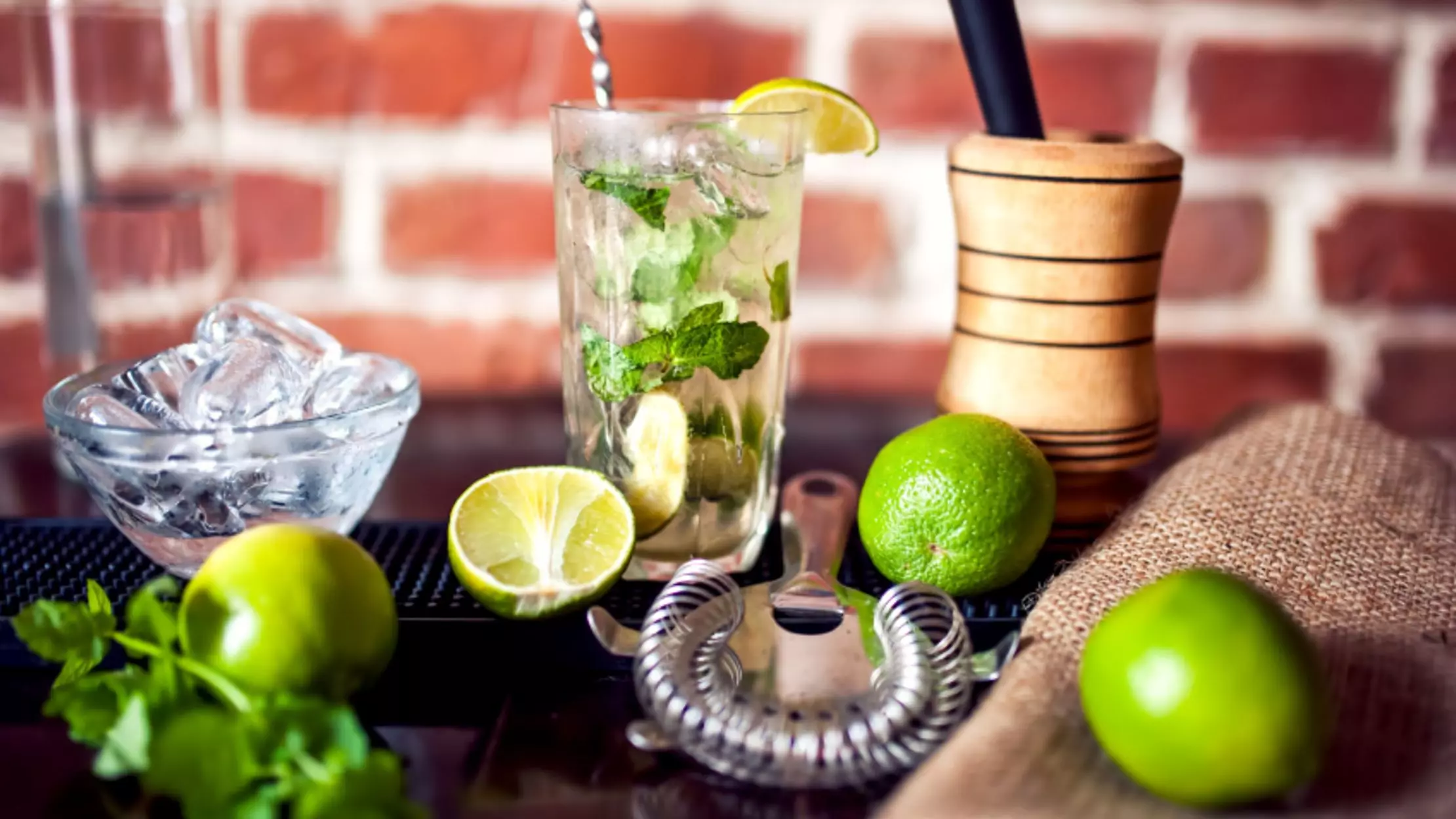 Wat is de juste manier om in Mojito te meitsjen?