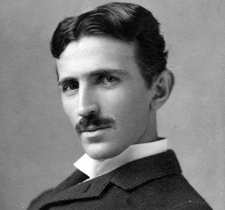 10 fets electrificants sobre Nikola Tesla 1669_1