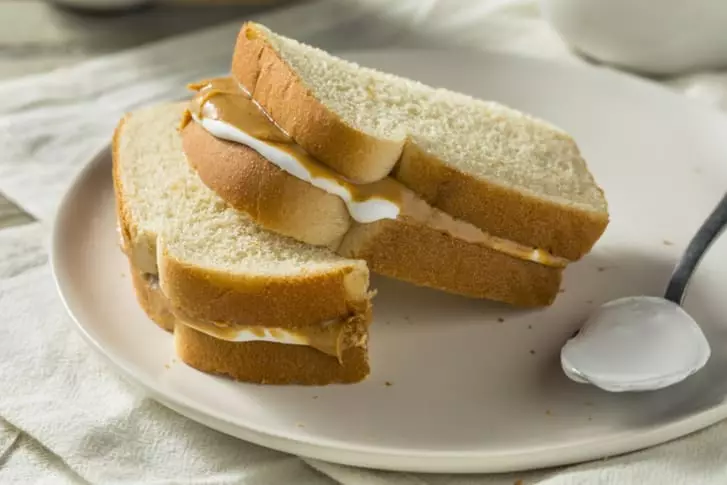 Fluffernutter Sandwich: Storja Gooey 1791_2