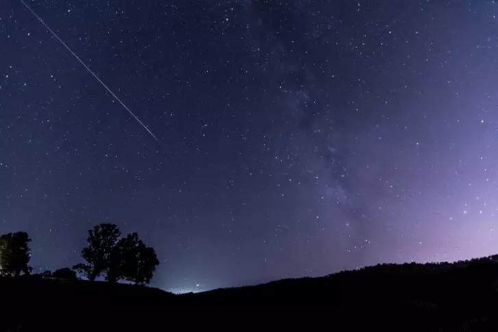 13 Prachtige ôfbyldings fan 'e Perseid Meteor Show 19289_1