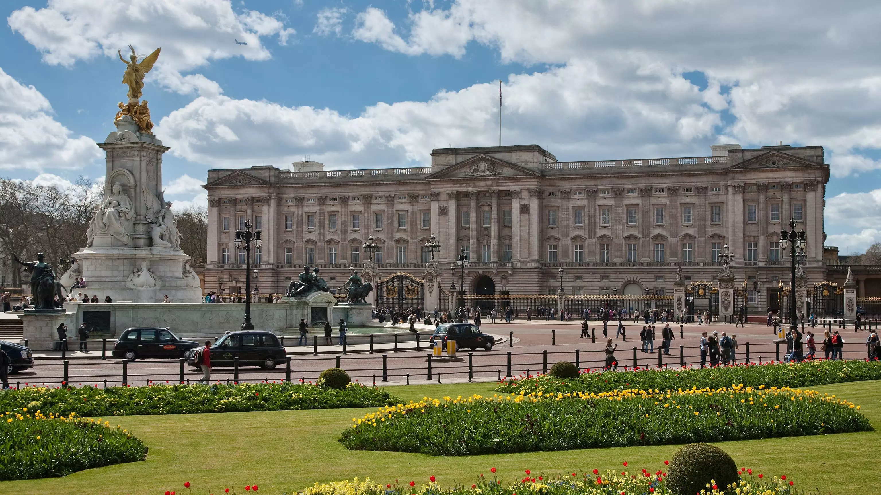 10 Erstaunlech Fakten Iwwer Buckingham Palace