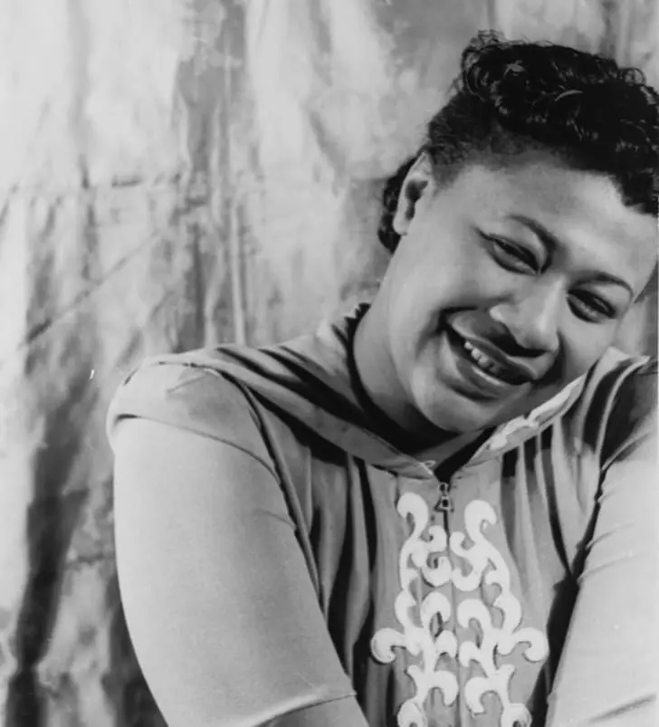 Eziokwu 10 na-adọrọ mmasị gbasara Ella Fitzgerald 2060_1