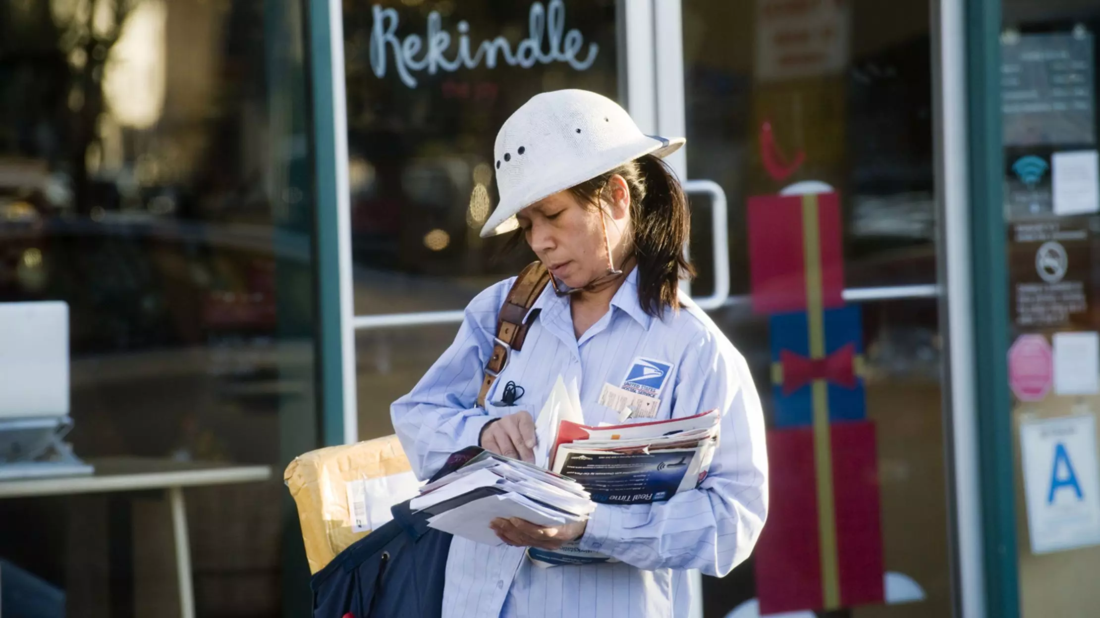 14 Zinsinsi za U.S. Postal Carriers