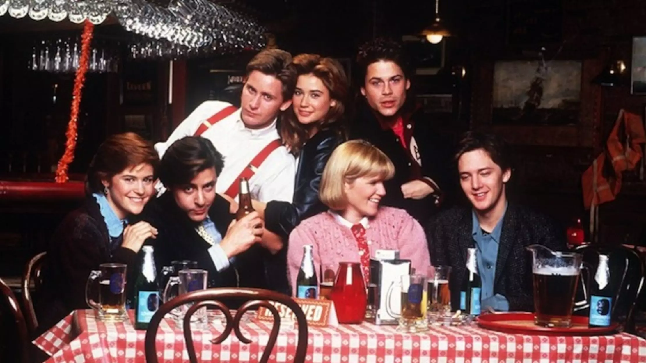 «ساينىت» توغرىسىدىكى 15 كۆيدۈرۈش پاكىت Elmo's Fire '