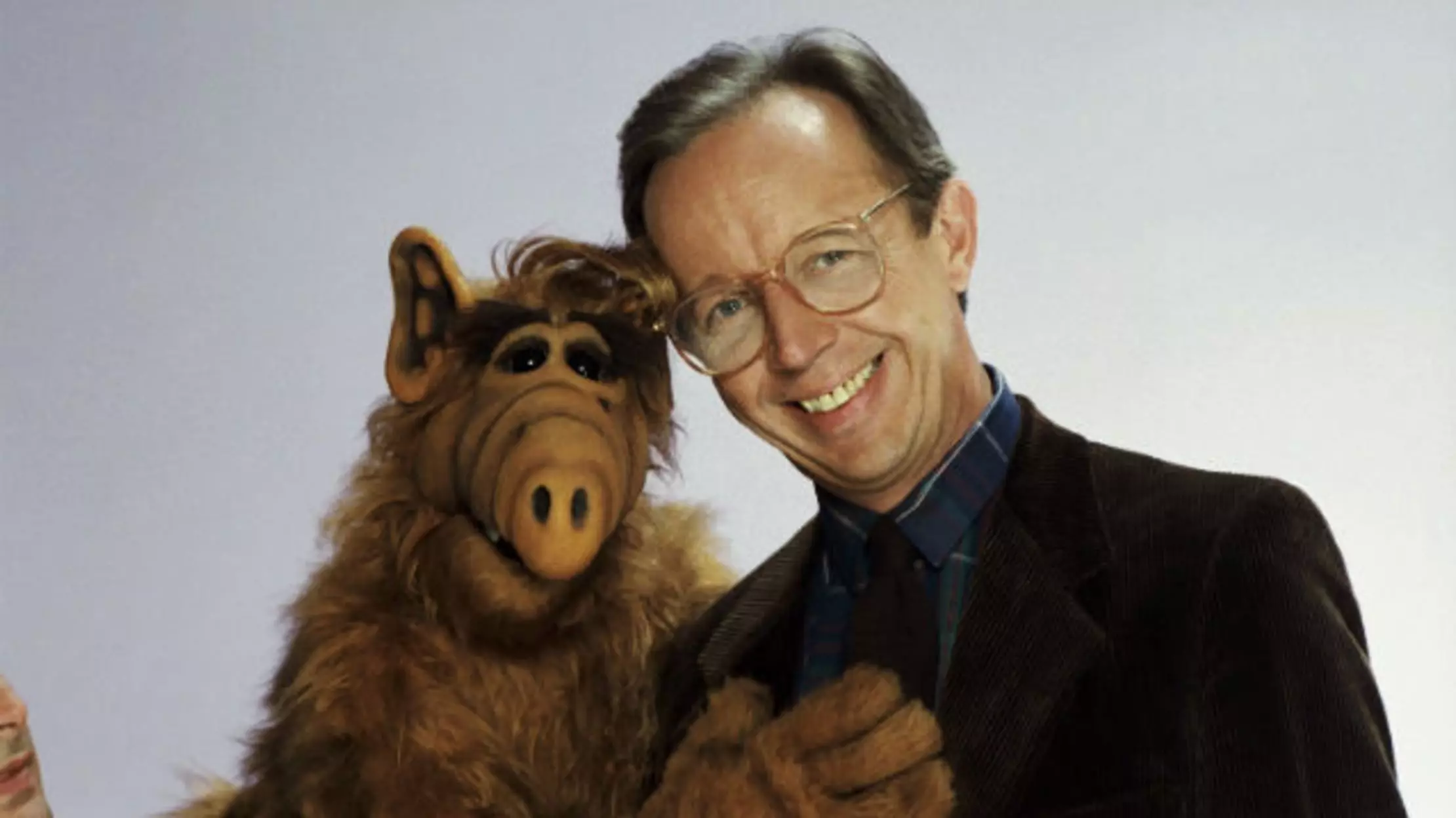 Fora deste mundo: uma história oral de ALF