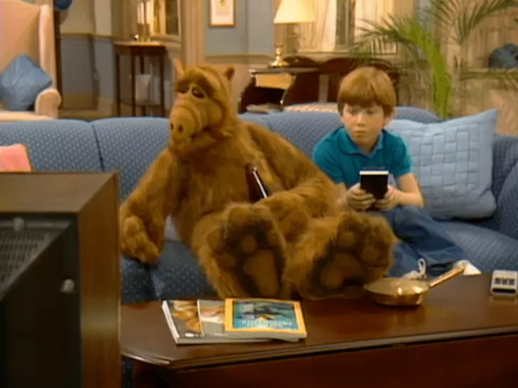 Out of This World: In Oral History of ALF 2191_4