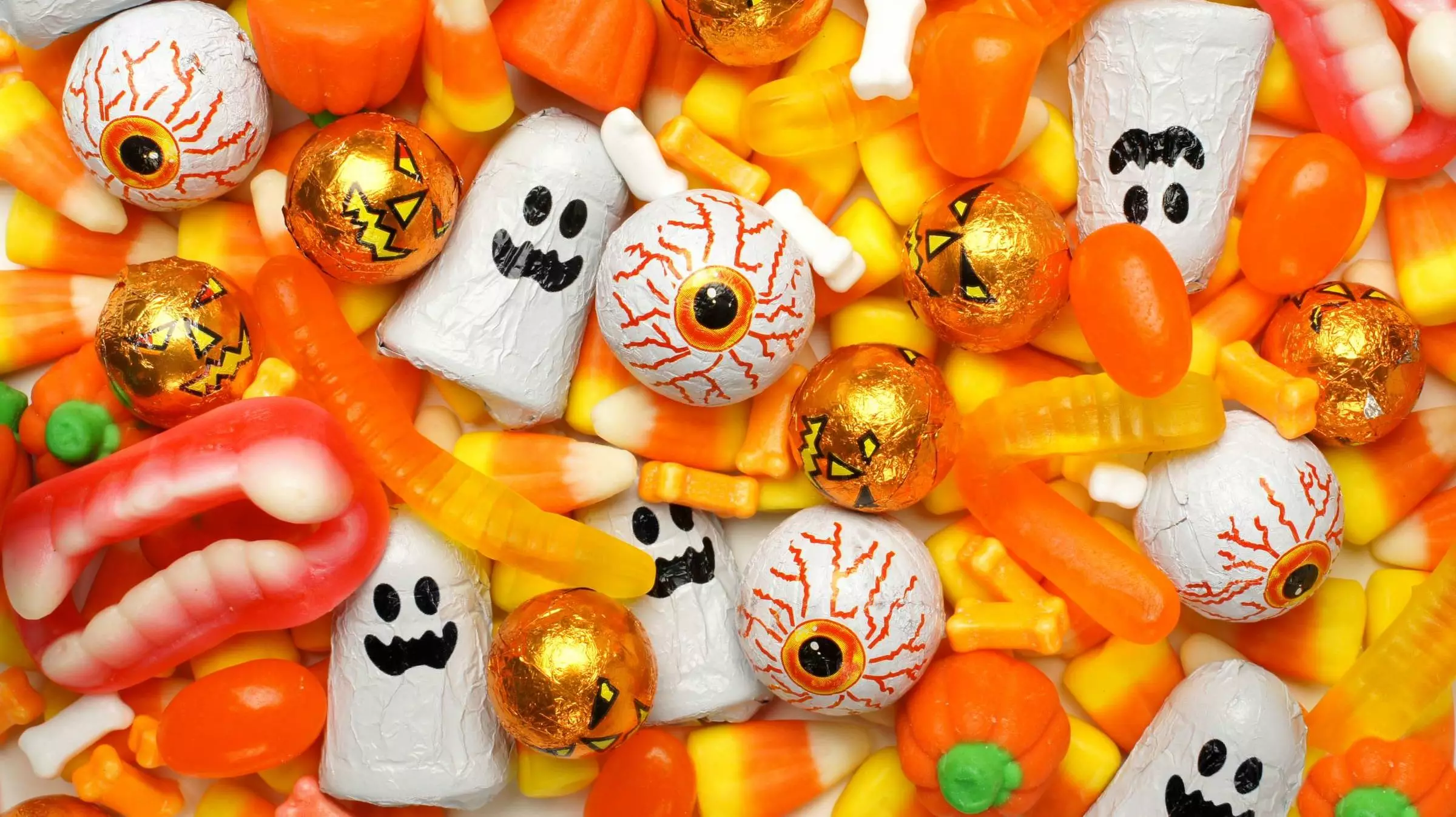 50 Dun Facts Nipa ayanfẹ rẹ Halloween Candies