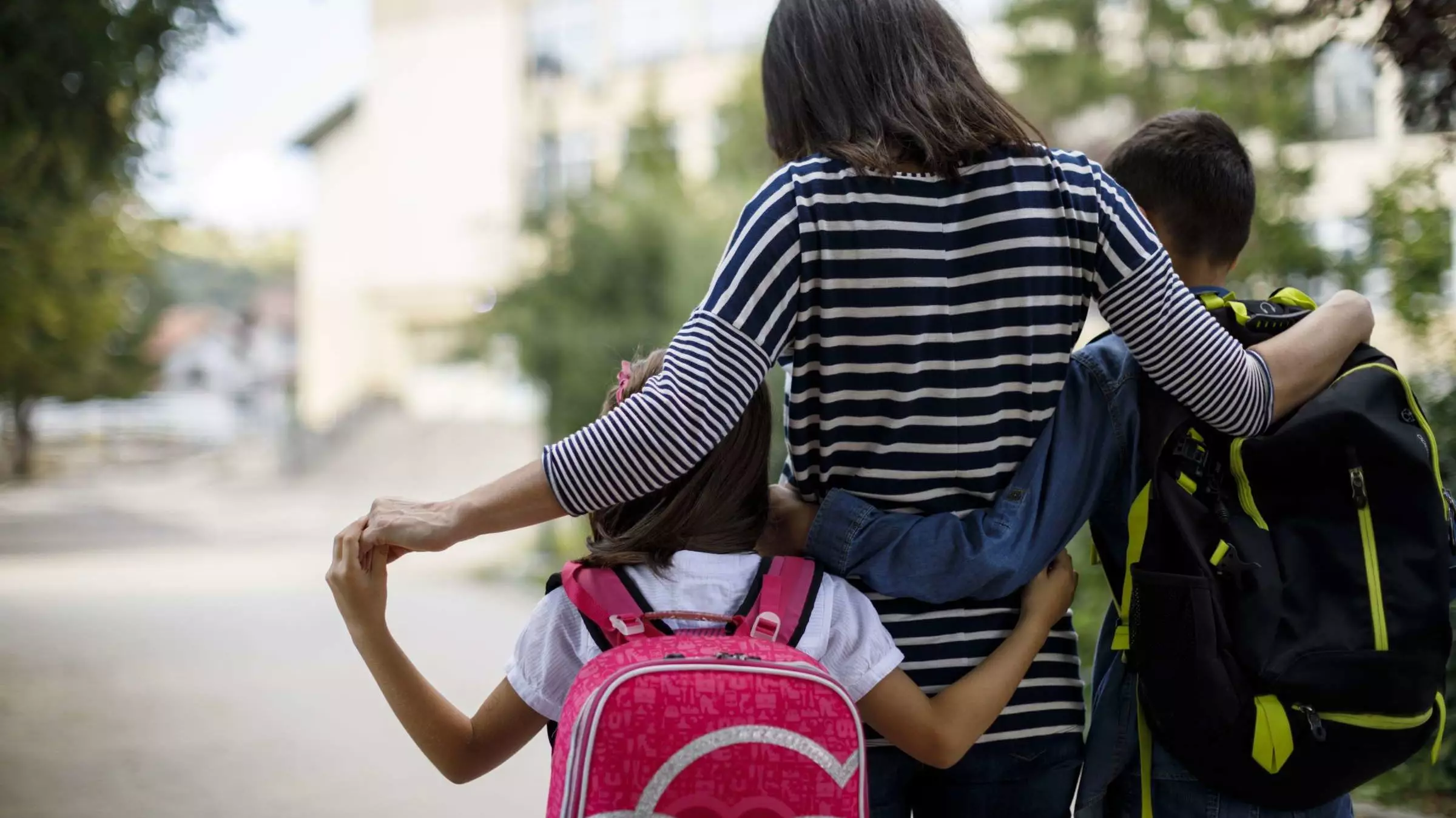 Mengapa Ibu Bapa Sering Mencampuradukkan Nama Anak Mereka?