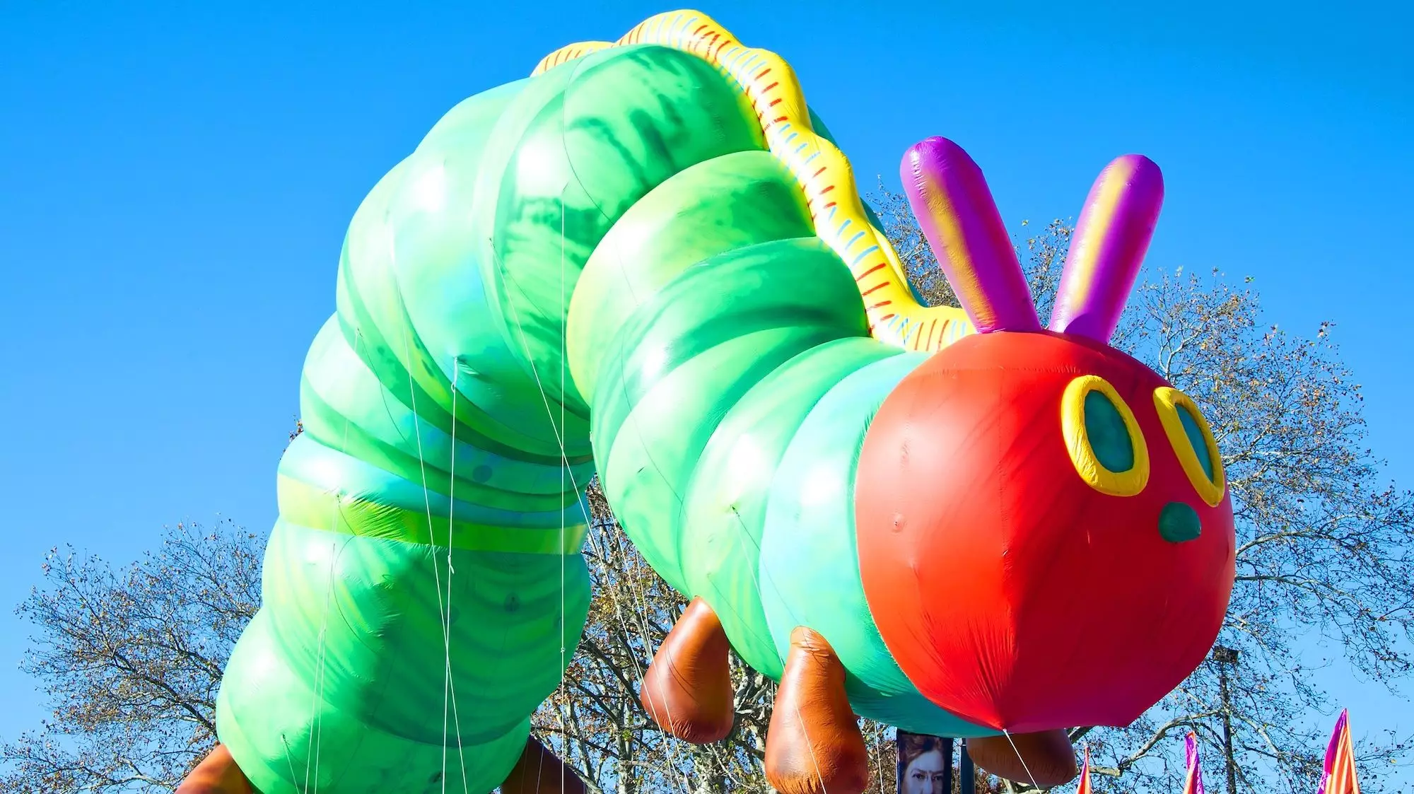 Jista 'Il-Caterpillar Bil-Ġuħ Ħafna Sopravivenza Jiekol Kollox Huwa Għamel?