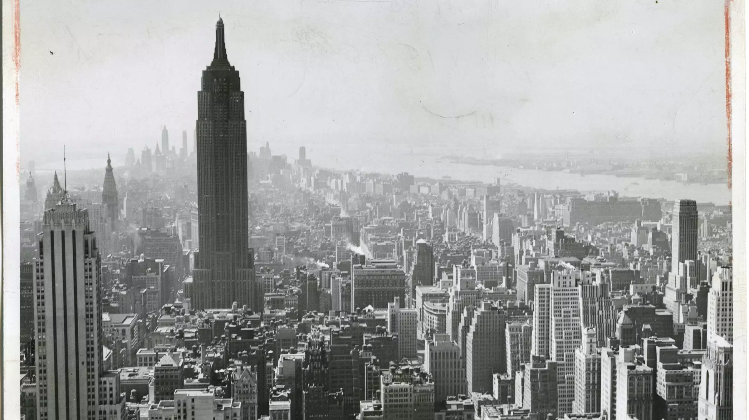 Taswirar Duban Titin Sadarwa Yana Nuna 1940s Birnin New York