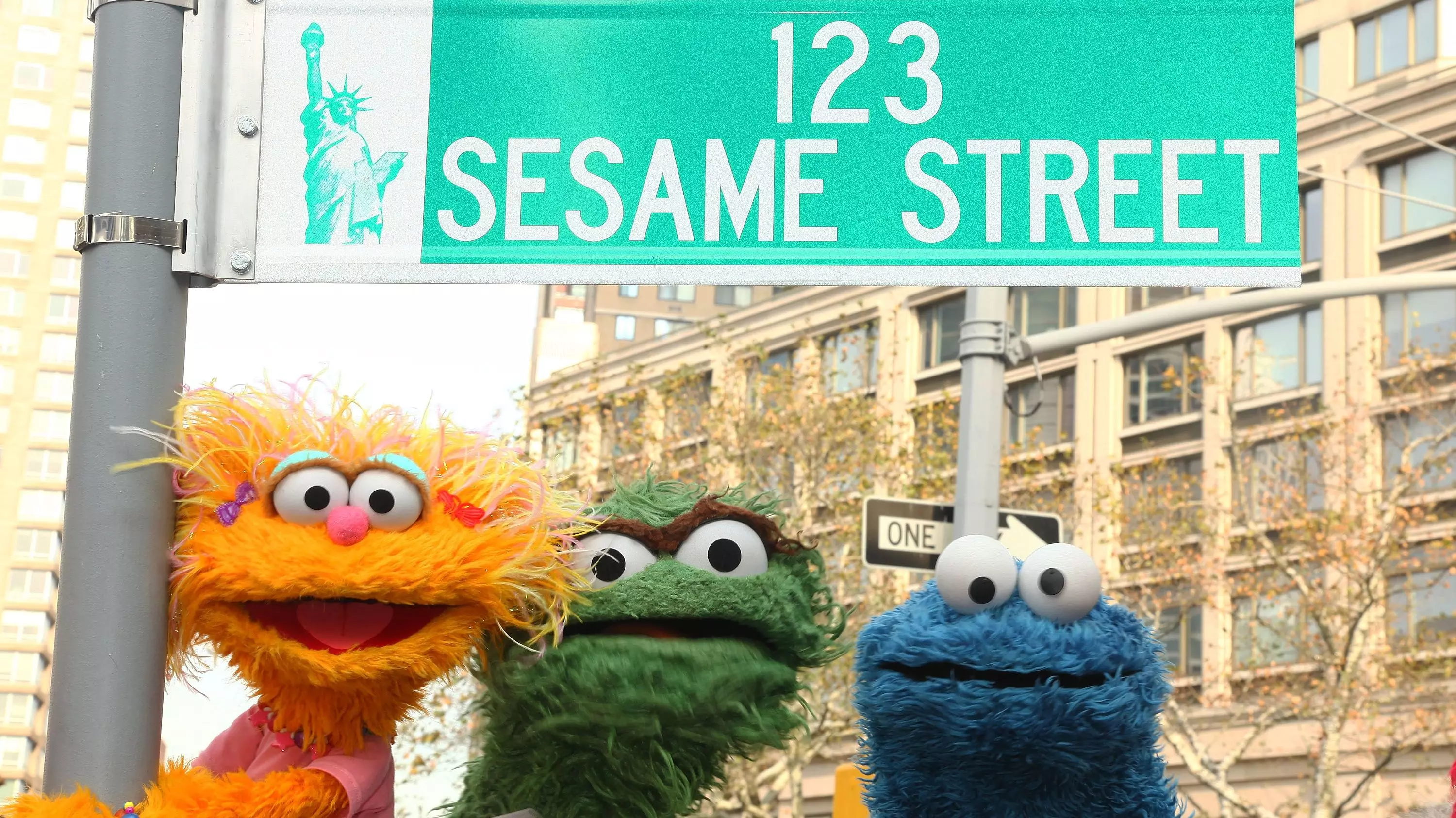 Sesame Street handel oor selfoonverslawing in nuwe PSA