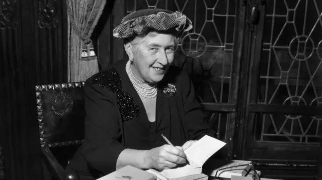 Agatha Christie بابت 15 حقيقتون