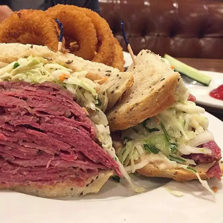 11 នៃ Reuben Sandwiches ឆ្ងាញ់បំផុតនៅសហរដ្ឋអាមេរិក 28588_3