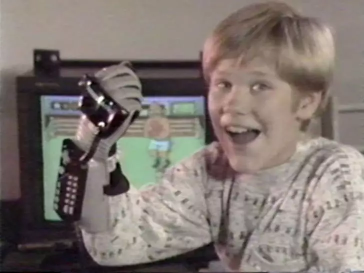 Страціўшы хватку: вусная гісторыя Power Glove ад Nintendo 2980_10