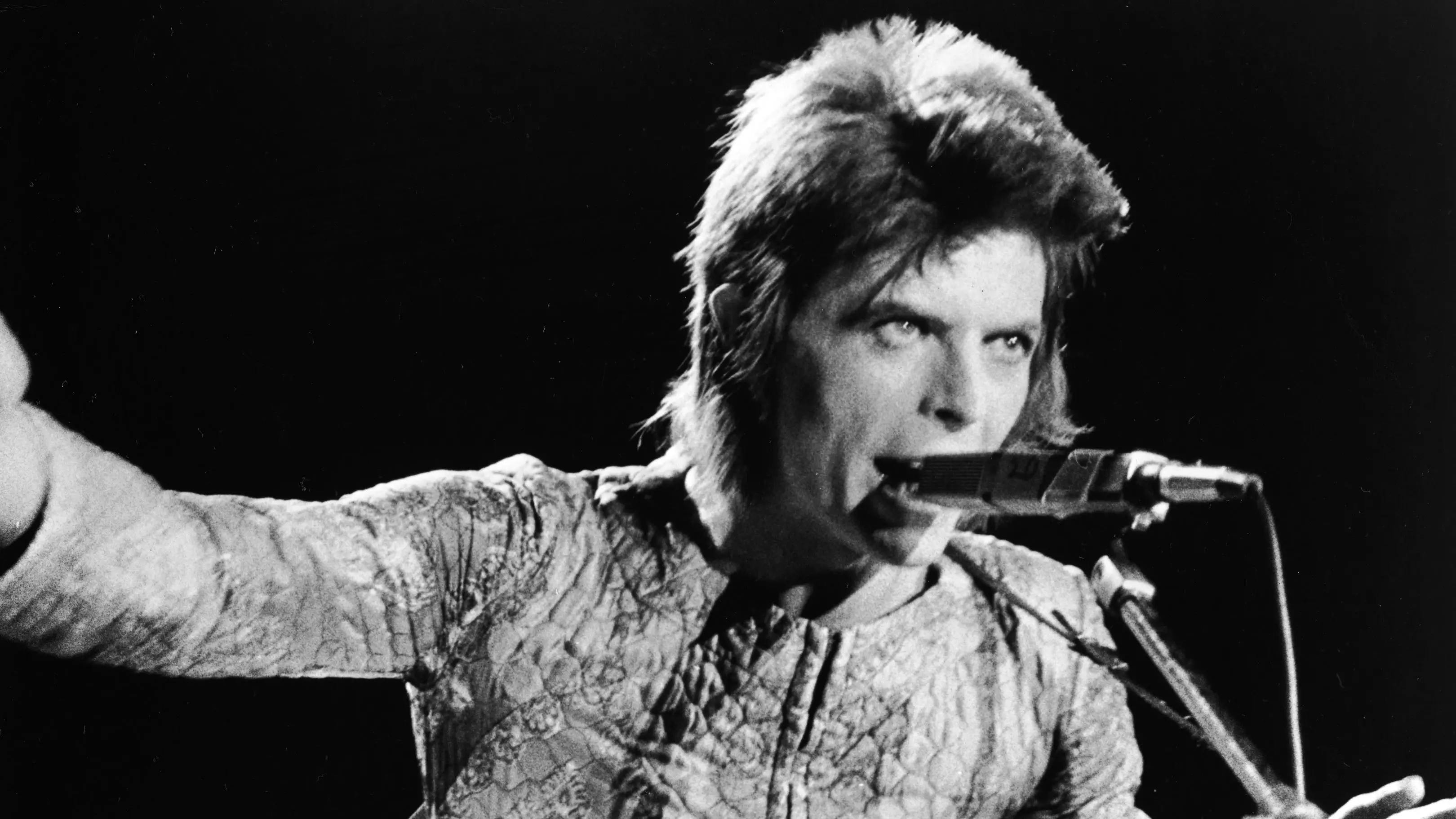 'Nawala' Footage sa TV Debut ni David Bowie isip Ziggy Stardust Nakaplagan