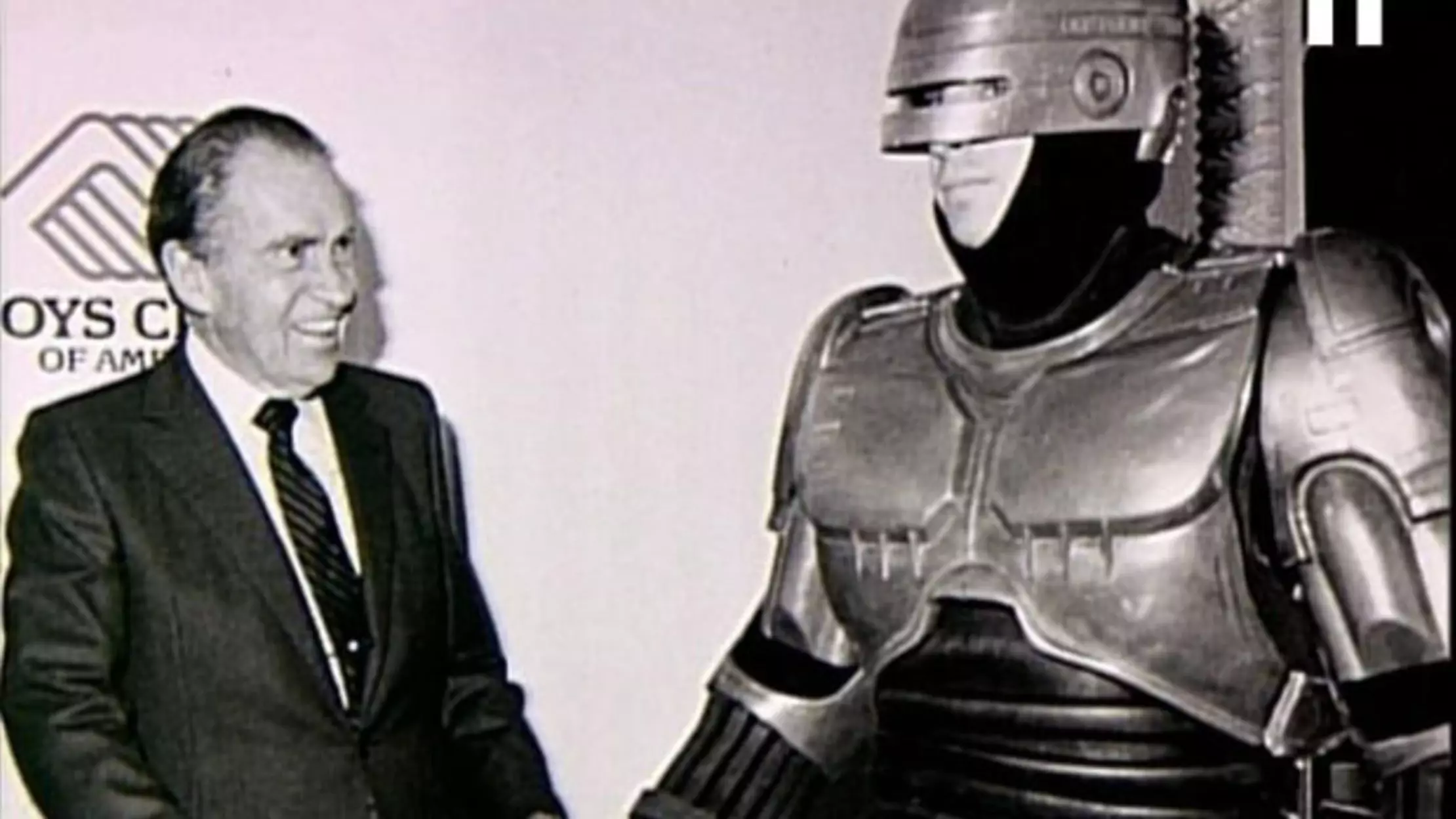 Ang Istorya sa Luyo Kanang Richard Nixon-RoboCop nga Litrato