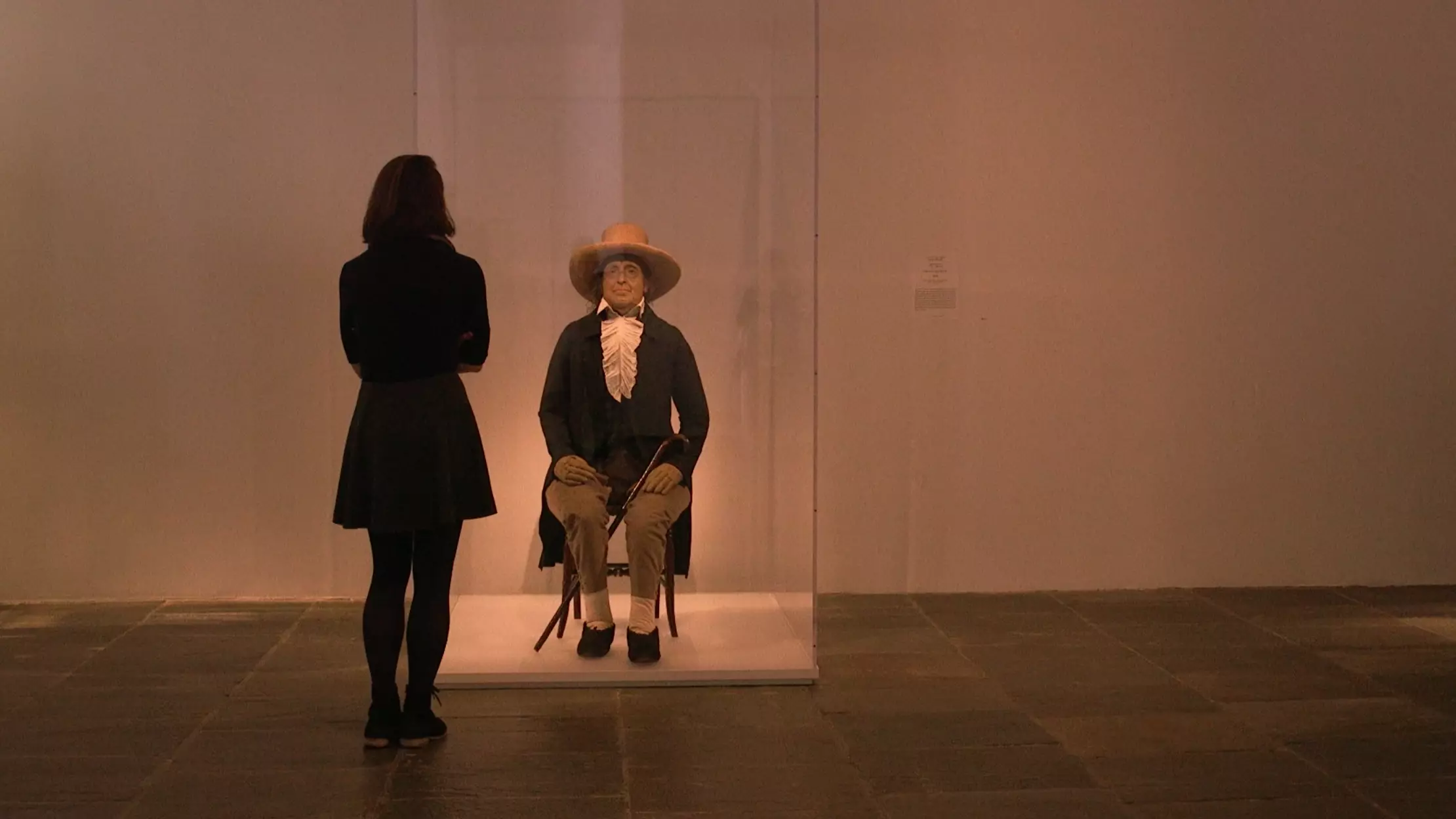 ในที่สุด Jeremy Bentham ก็มาถึงอเมริกาเกือบ 200 ปีหลังจากการตายของเขา