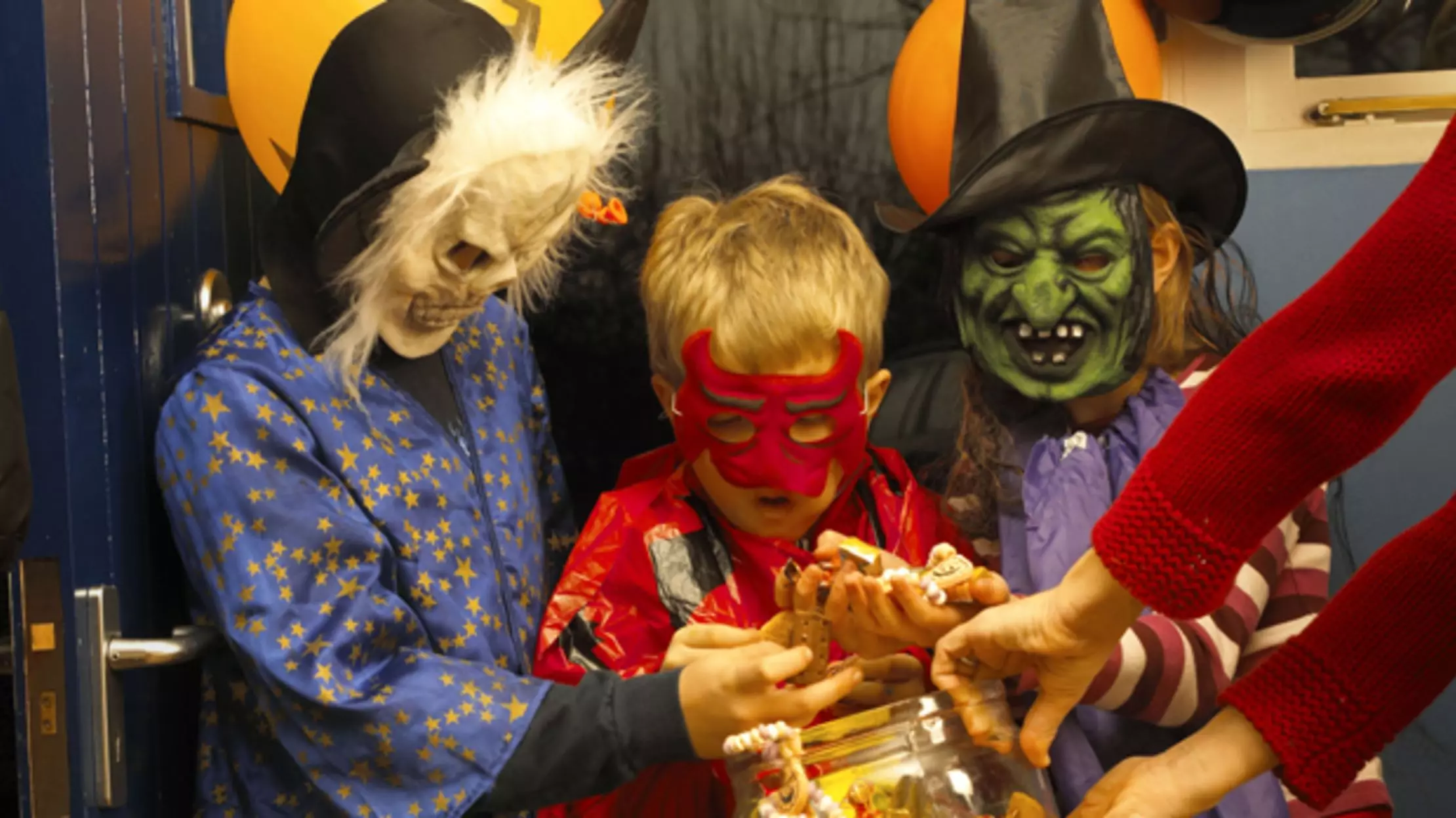 Hoekom gaan ons truuk-of-treat op Halloween?