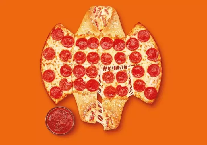 Little Caesars po ofron një pica në formë Batman 55_1