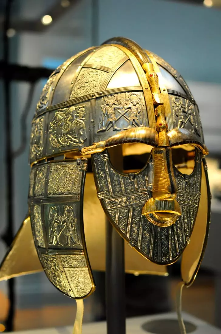 12 fakte rreth thesarit të varrimit të anijes Sutton Hoo 575_2