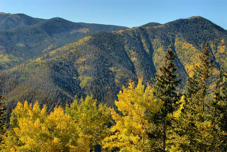 12 Haltoj sur la Finfina Aŭtuna Foliage Voja Vojaĝo 6073_10