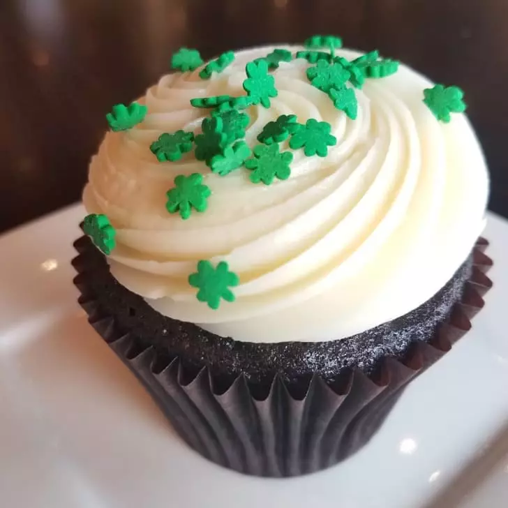 Creme Cupcake Bailey's နှင့် Guinness