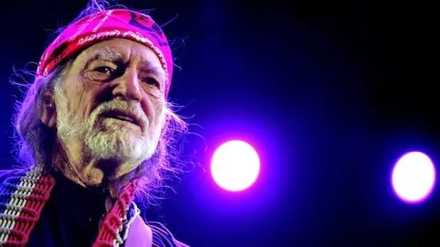 10 Rastiyên Dil Derbarê Willie Nelson