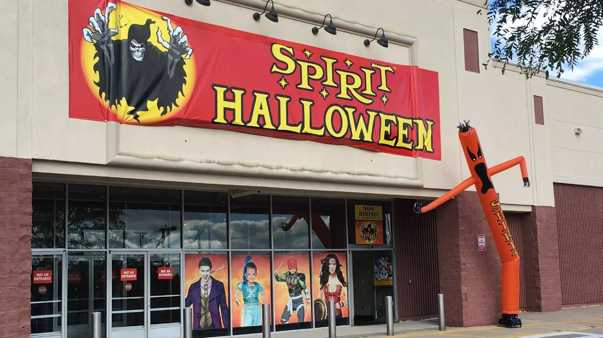 Spirit Halloween Employee Secrets