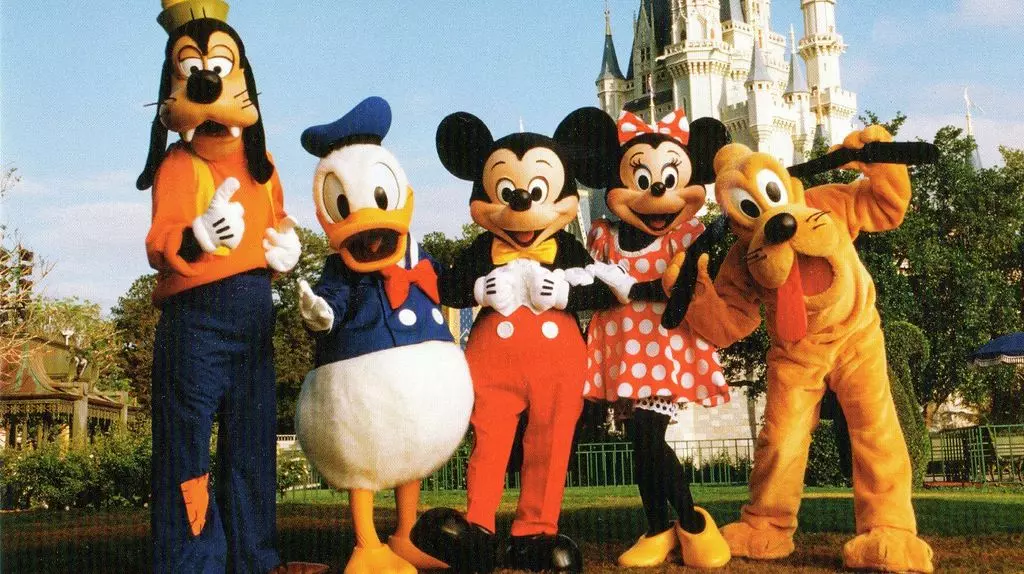 Za magią: 15 tajemnic postaci Disney Park