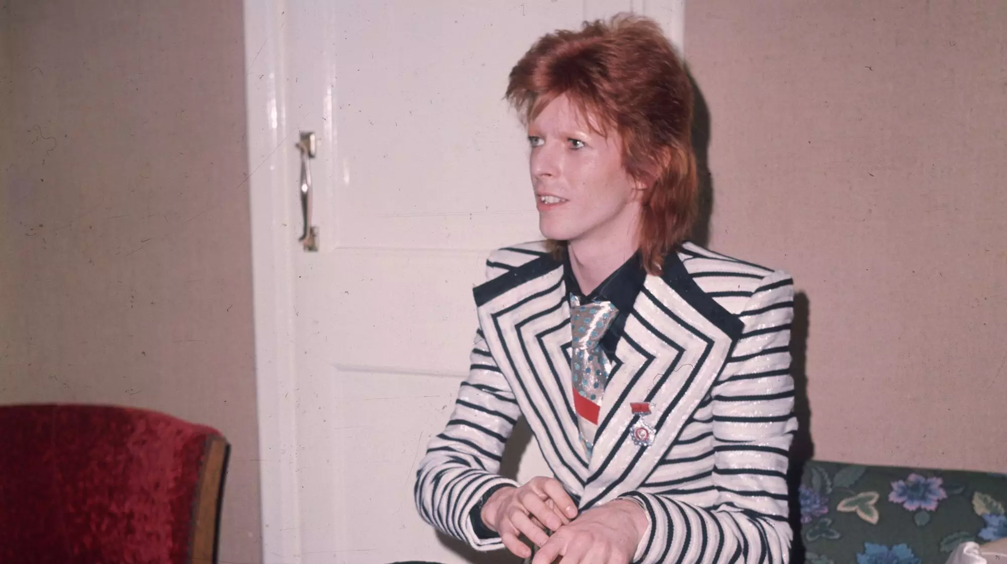 25 Ffeithiau Chwedlonol Am David Bowie